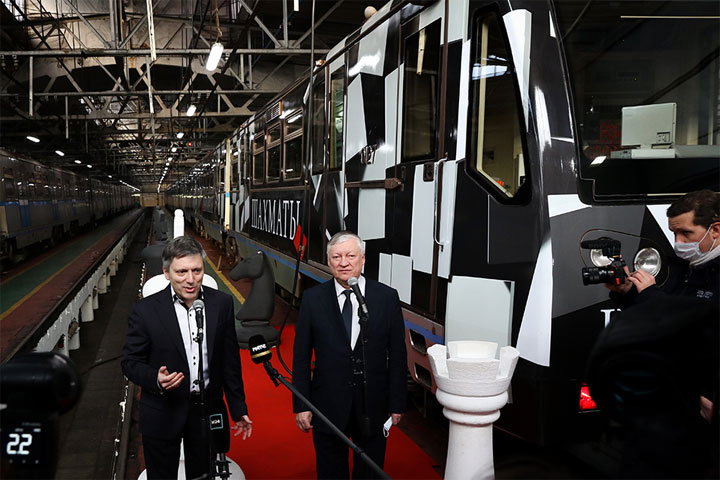 Chess train in the Moscow Metro | ChessBase