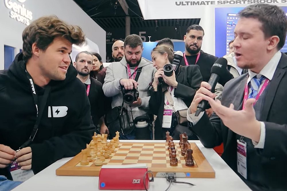 Magnus Carlsen at the ICE Gaming Fair in Barcelona | ChessBase