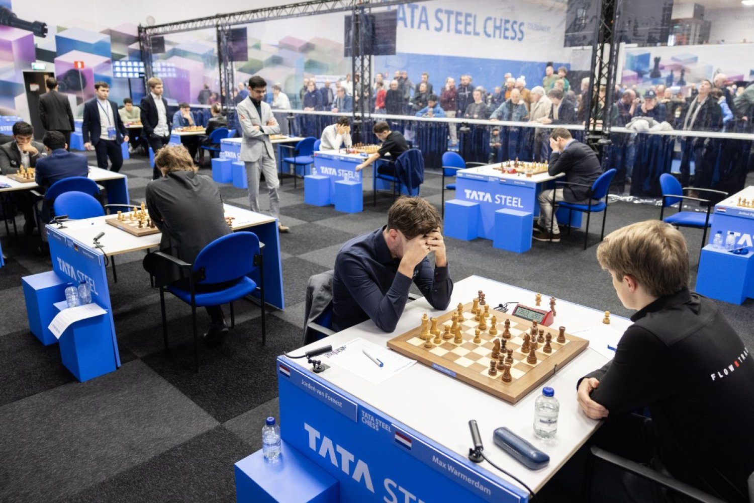 Tata Steel Chess R9: The world champion grabs the lead | ChessBase