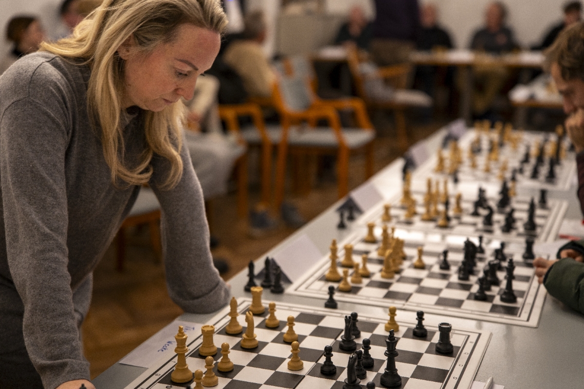 Simul with Elisabeth Pähtz at the Stavenhagenhaus | ChessBase