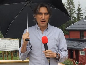 Daniel King: "Time to look at a chess game" | ChessBase