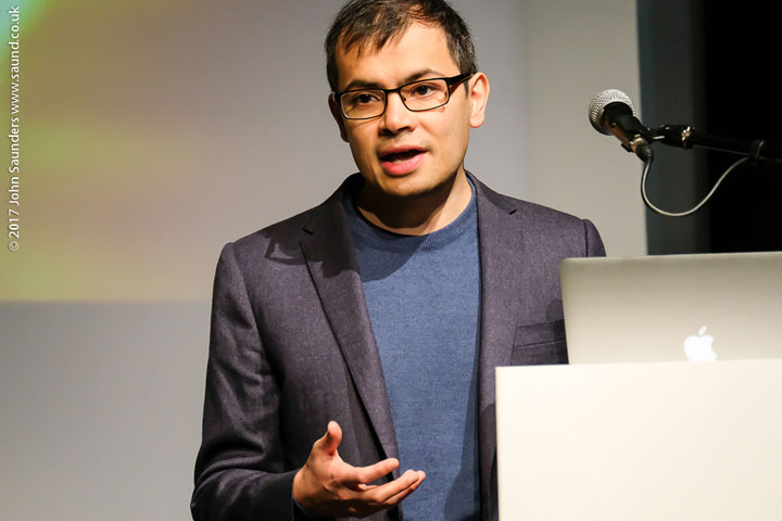 DeepMind founder motivates children | ChessBase