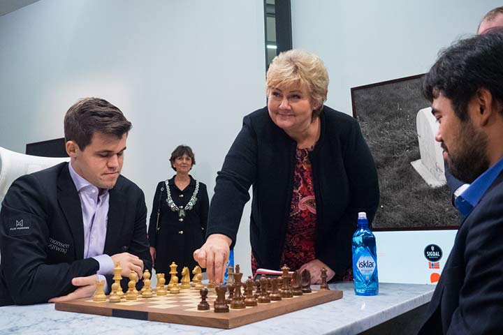 Chess960: Nakamura and Carlsen start with two draws | ChessBase