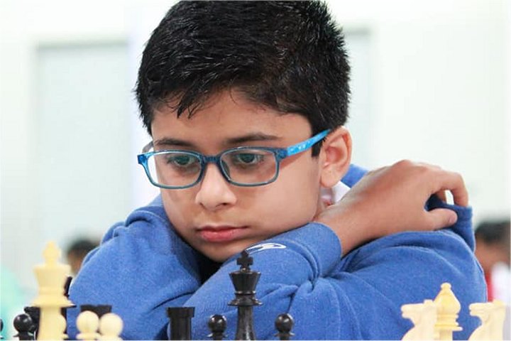 Robert Ris' Fast and Furious: Queen's Fianchetto Defence (1.d4 Nf6 2.c4 ...